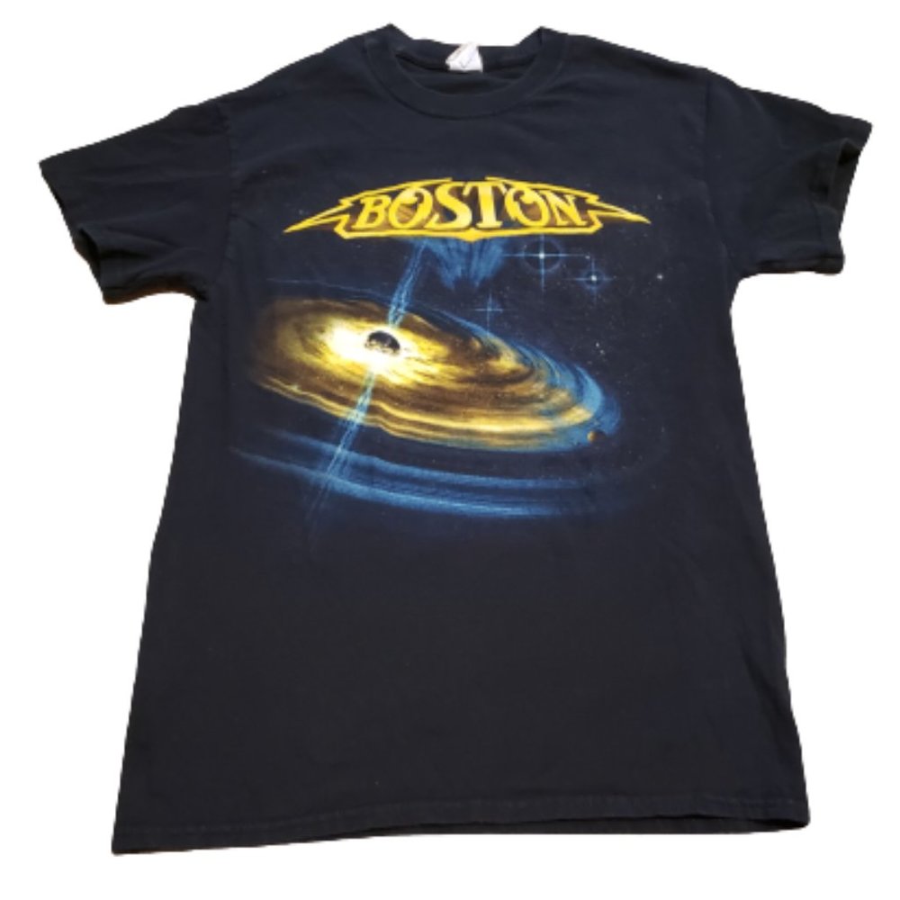 Gildan Boston 2015 Tour T-Shirt Black Gold Music Rock… - Gem